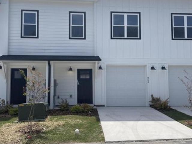 253 Townhome Ln Unit 253, Southern Pines, NC 28387
