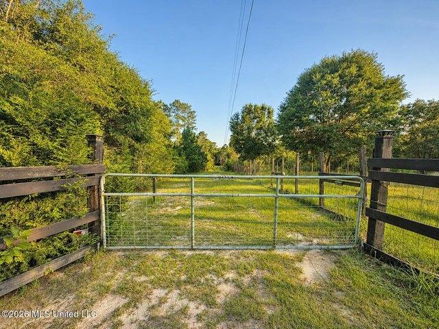 253A Dean Nursery Rd, Lucedale, MS 39452