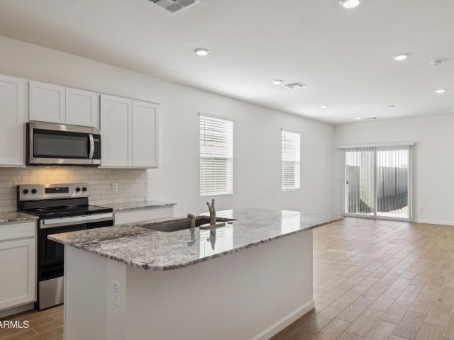 25440 w la salle street