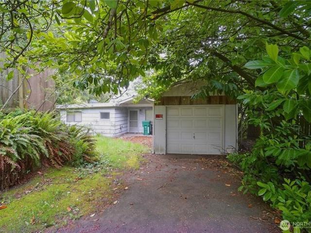 2544 NE 90th St, Seattle, WA 98115