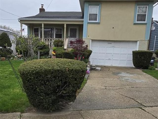 2544 Bayswater Ave, Far Rockaway, NY 11691