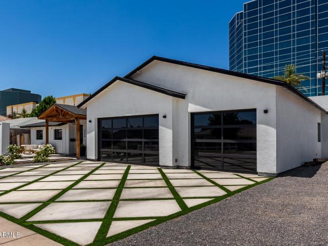 2544 E Pierson Street