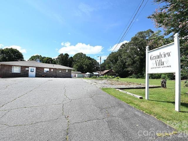 2544 Grandview Circle SW