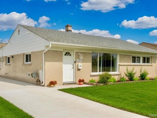 25452 Miracle Dr, Madison Heights, MI 48071