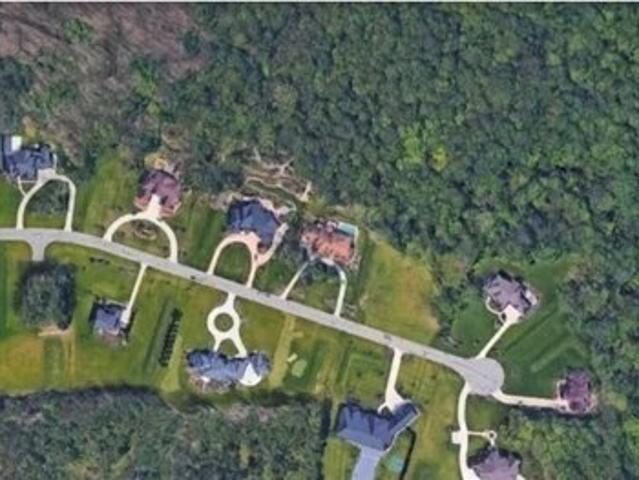 25454 Eagle Pointe Ct, Columbia Station, OH 44028