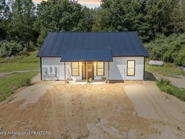 25455 L Dr N, Albion, MI 49224
