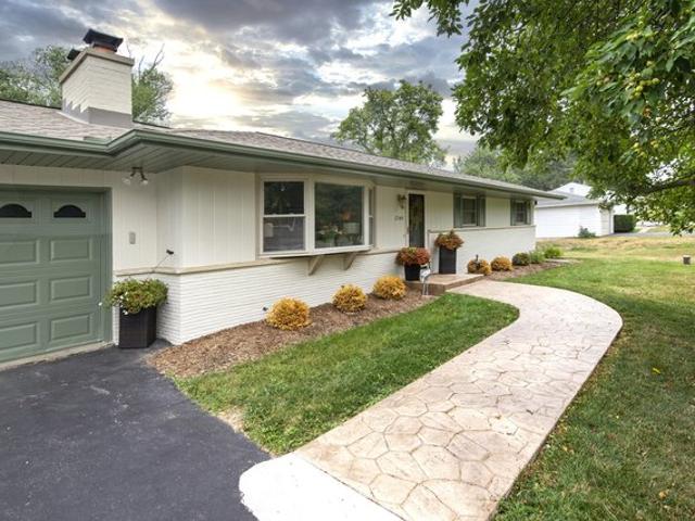 2545 Brookside Ln, Brookfield, WI 53005