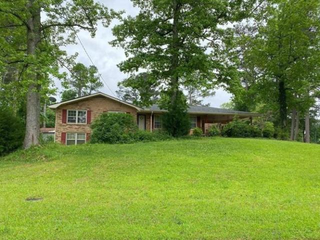 2545 Creekview Dr SW, Marietta, GA 30008