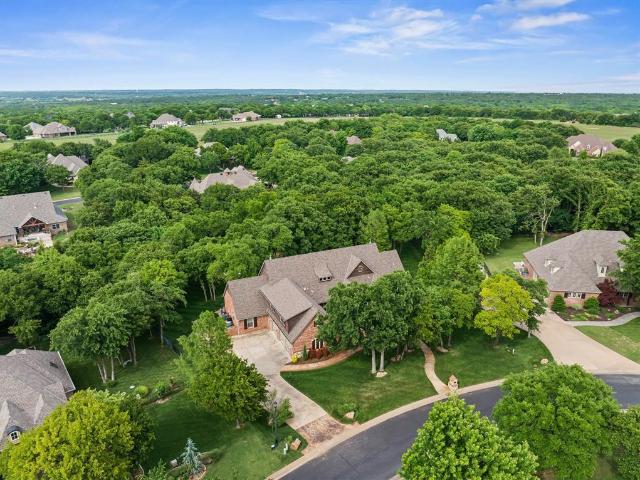 2545 Crestwood Drive
