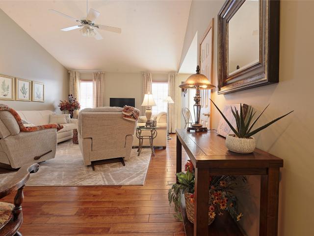 2545 LAURIE Drive