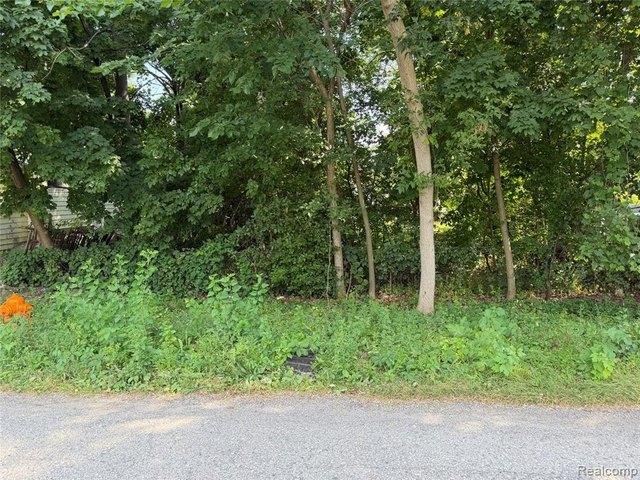2545 Premont Ave, Waterford Township, MI 48328