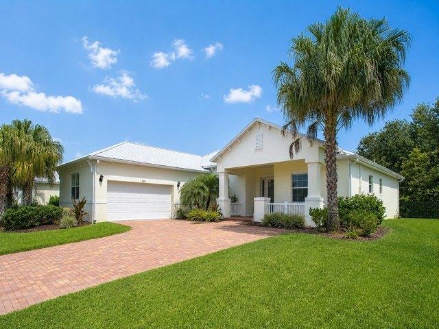 2545 Saint Lucia Cir, Vero Beach, FL 32967