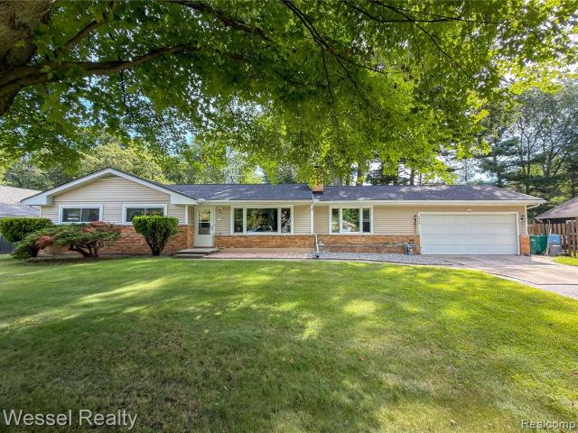 2546 Oakwood Drive