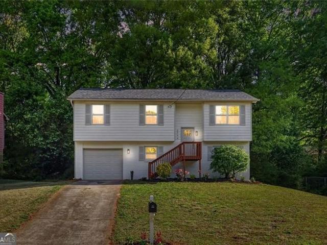2546 Candler Woods Dr, Decatur, GA 30032