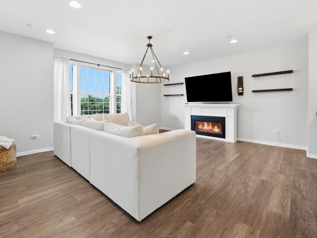2546 Huntleigh Lane