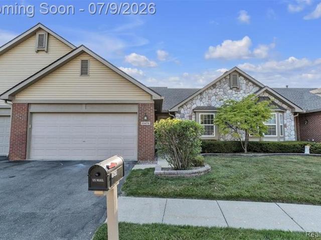 25476 Tara Ln Unit 26, Brownstown Township, MI 48134