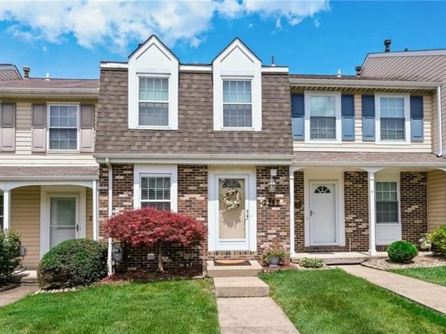 2547 Hawthorne Dr, Oakdale, PA 15071