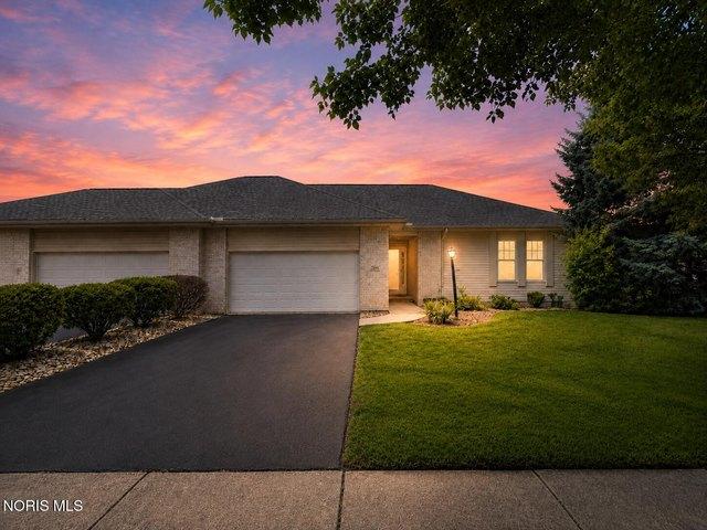 2547 Lake Vista Dr, Toledo, OH 43614