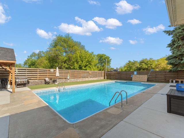 2547 Springhill Drive