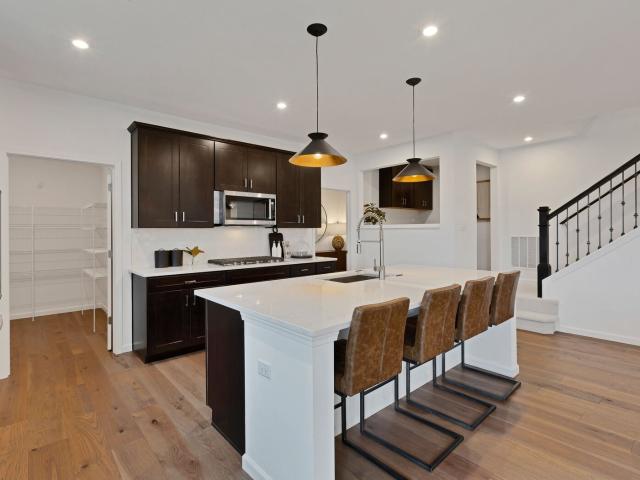 2548 Mallet Court