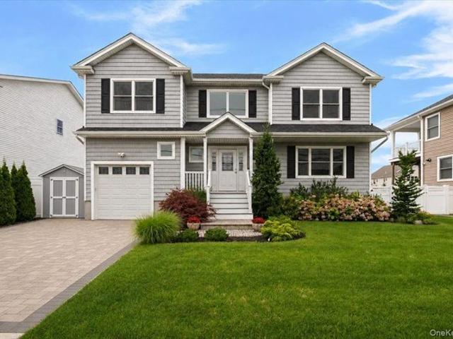 2548 Ocean Ave, Seaford, NY 11783