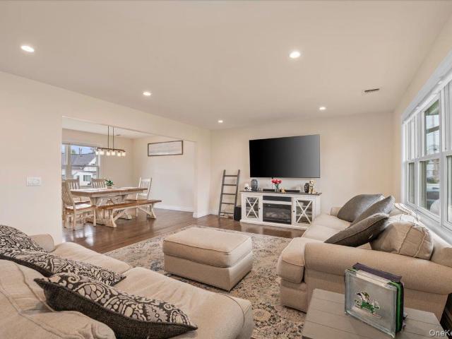 2548 Ocean Avenue