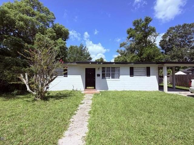 2548 Congaree Dr W, Jacksonville, FL 32211