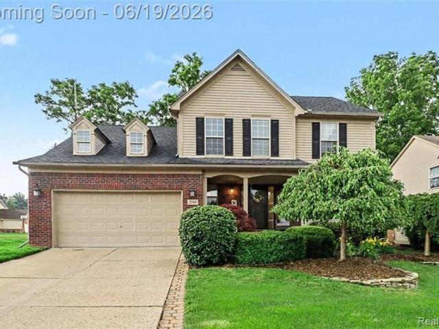2548 Empire Ct, Rochester Hills, MI 48309