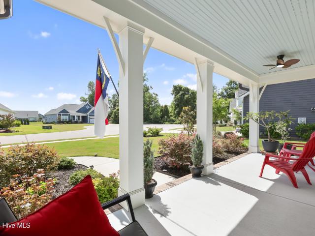 2548 Lakeside Circle