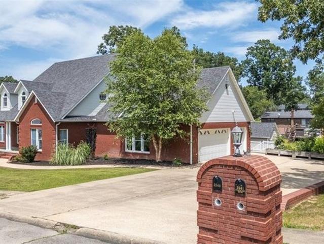 2548 Stone Ridge Dr, Poplar Bluff, MO 63901