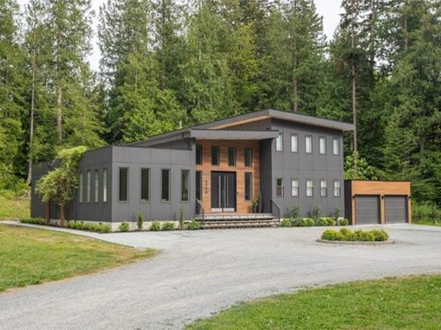 2548 Sandy Dr, Camano Island, WA 98282