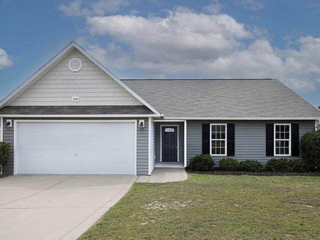 2549 Hunting Bow Dr, Hope Mills, NC 28348
