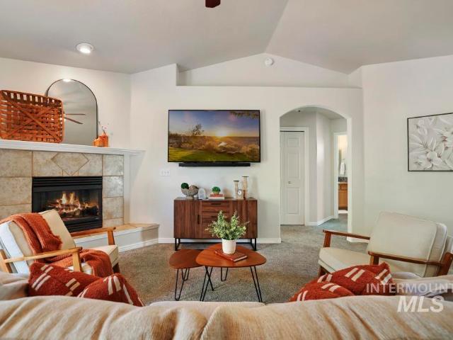 2549 Paintbrush Dr