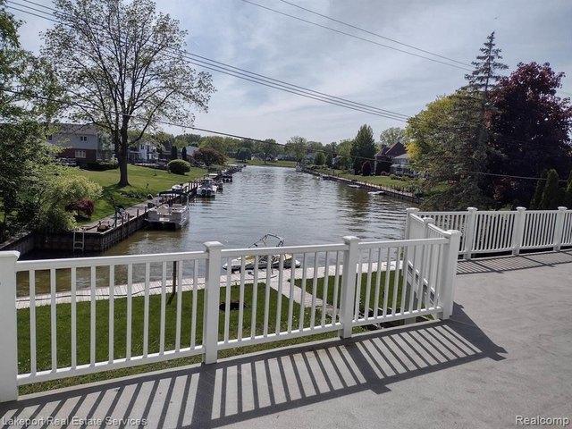 2549 Riverwood Dr, Port Huron, MI 48060
