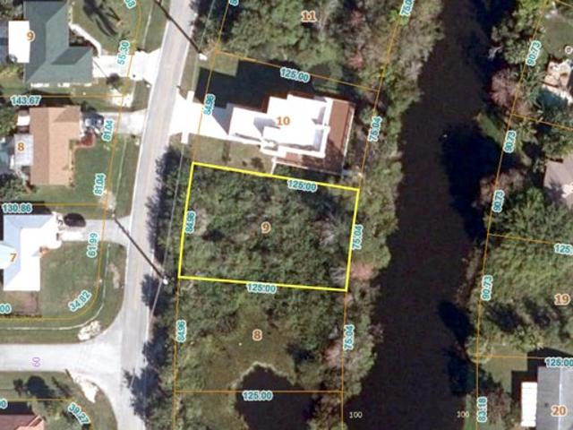 2549 SE Appleby St, Port Saint Lucie, FL 34984