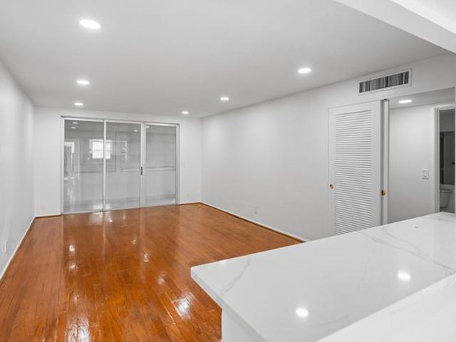 2540 Boundbrook Blvd Apt 110, Palm Springs, FL 33406