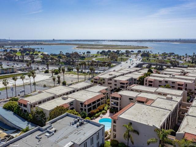 2540 Clairemont Dr 307