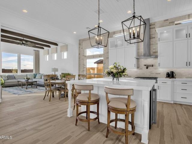2540 E Presidio St, Mesa, AZ 85213