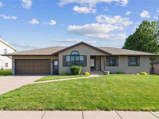 2540 Grand Ave, Marion, IA 52302
