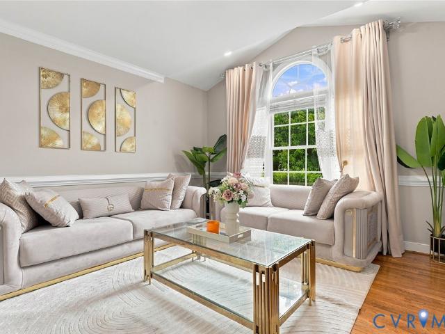 2540 Hawkesbury Court