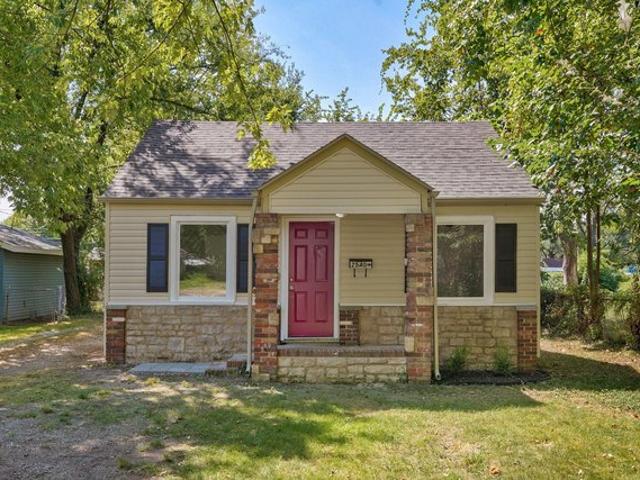 2540 W State St, Springfield, MO 65802