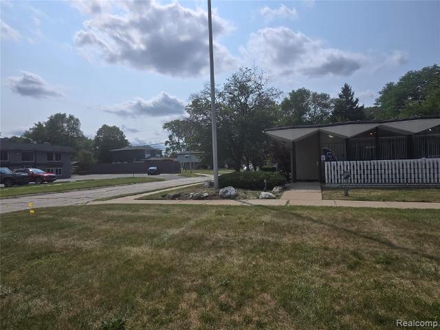 25415 Southfield Road