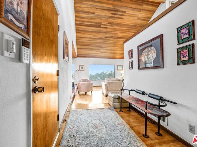 2541 Canyon Oak Drive