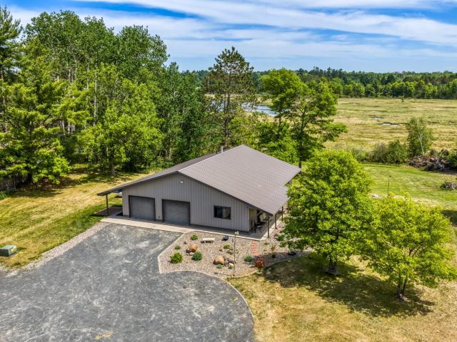 2542 Otter Road NE