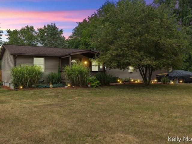 2542 E Bluewater Hwy, Ionia, MI 48846