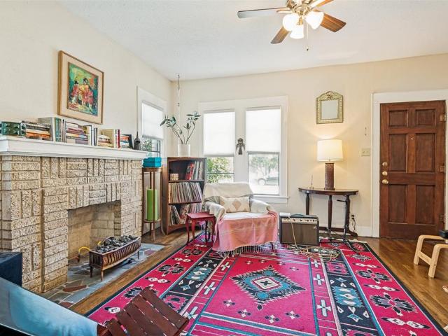 2542 Gladstone Drive