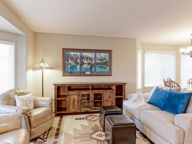 2542 W 108th Place
