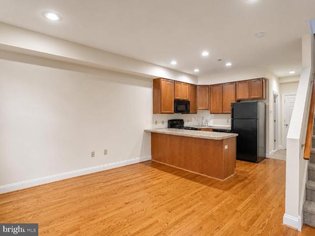2542 W Girard Avenue # 2