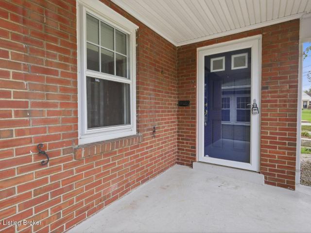 2543 Ridgewood Ave