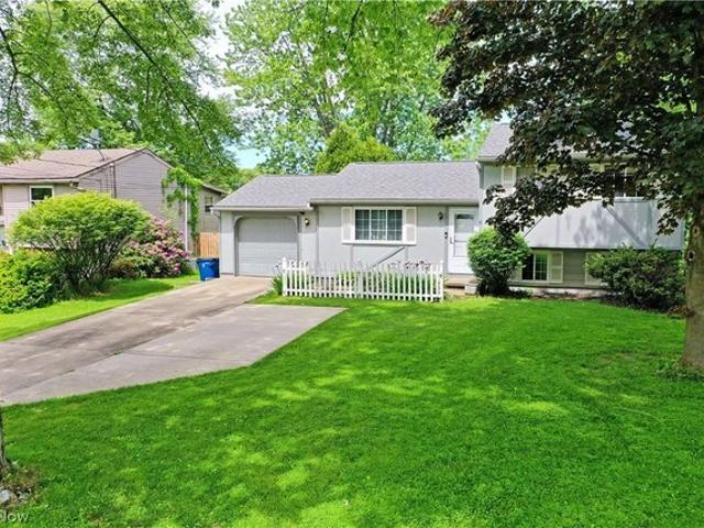 2543 Walnut St, Girard, OH 44420